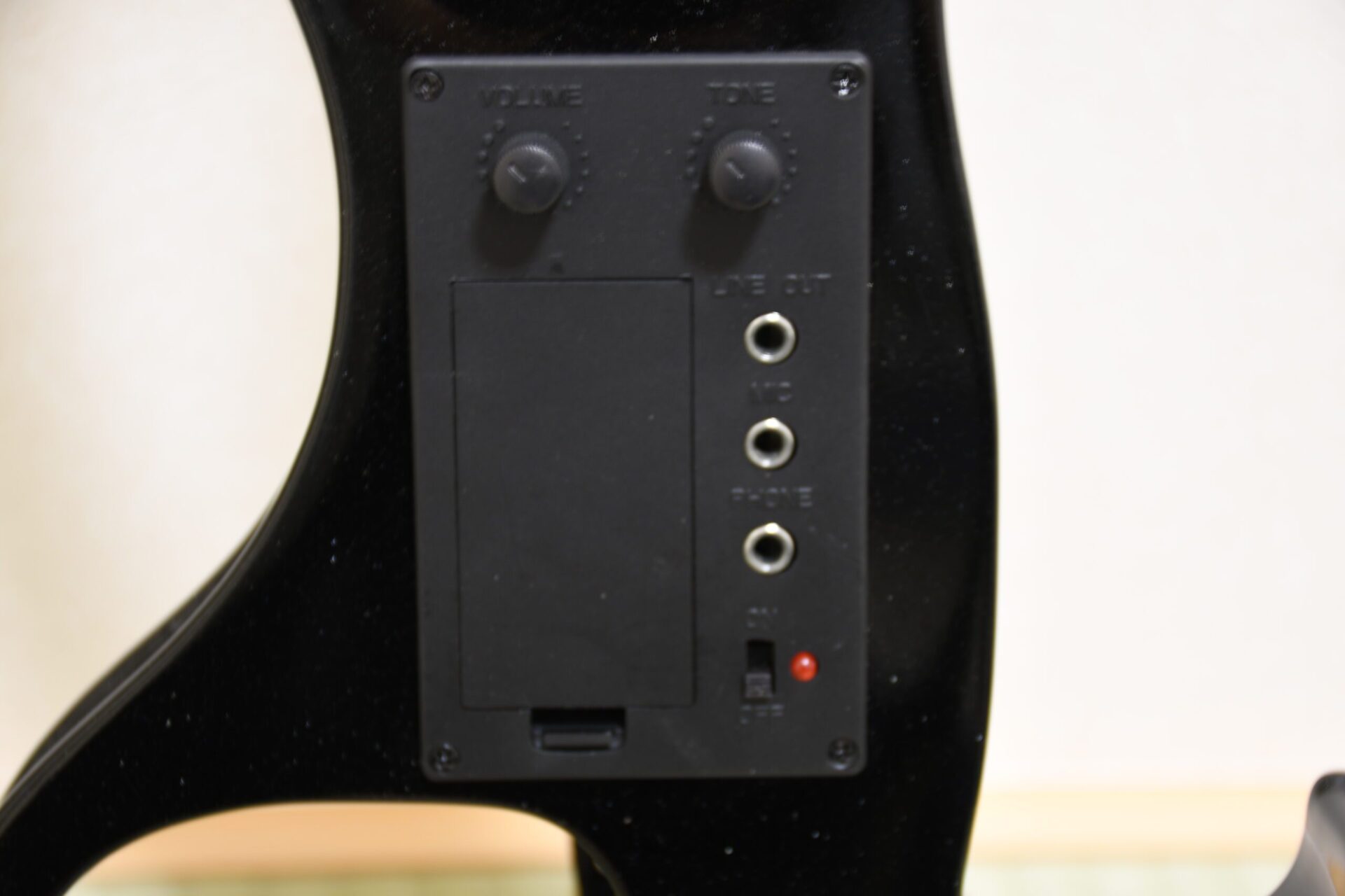 PLAYTECH PSV100BKをレビュー｜バイオリン講師が電子バイオリンを弾いてみた - エリーゼ先生のバイオリン情報